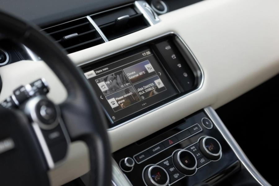 Melns Land Rover Range Rover Sport 2015 Rīga, ar dzinēja tilpumu 3.00 L un nobraukumu 122 tūkst. km par 23500 €, foto 51 vietnē AUTOMOTO.COM.LV