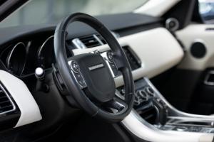 Melns Land Rover Range Rover Sport 2015 Rīga, ar dzinēja tilpumu 3.00 L un nobraukumu 122 tūkst. km par 23500 €, foto 53 vietnē AUTOMOTO.COM.LV