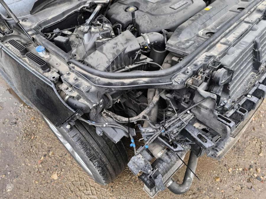 Melns Land Rover Range Rover Sport 2015 Viļņa, ar dzinēja tilpumu 2.99 L un nobraukumu 199 tūkst. km par 9900 €, foto 13 vietnē AUTOMOTO.COM.LV