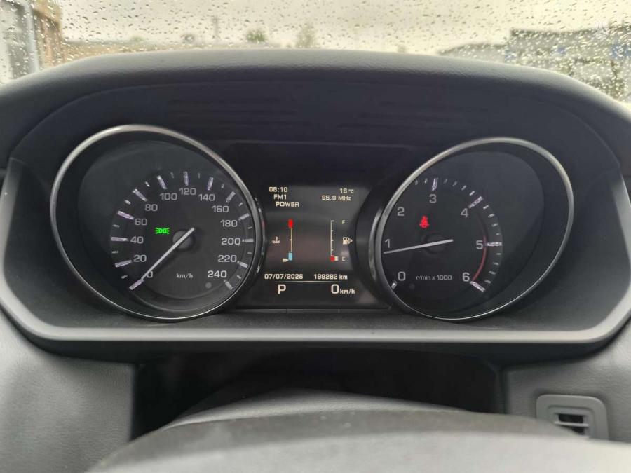 Melns Land Rover Range Rover Sport 2015 Viļņa, ar dzinēja tilpumu 2.99 L un nobraukumu 199 tūkst. km par 9900 €, foto 14 vietnē AUTOMOTO.COM.LV