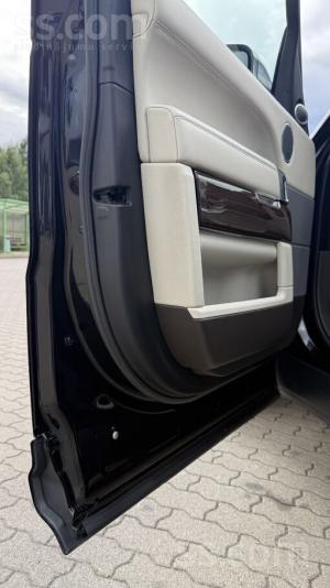 Black Land Rover Range Rover Sport 2015 in Riga, with an engine capacity of 3.00 L and mileage of 228 thousand km for 19850 €, photo 13 on AUTOMOTO.COM.LV