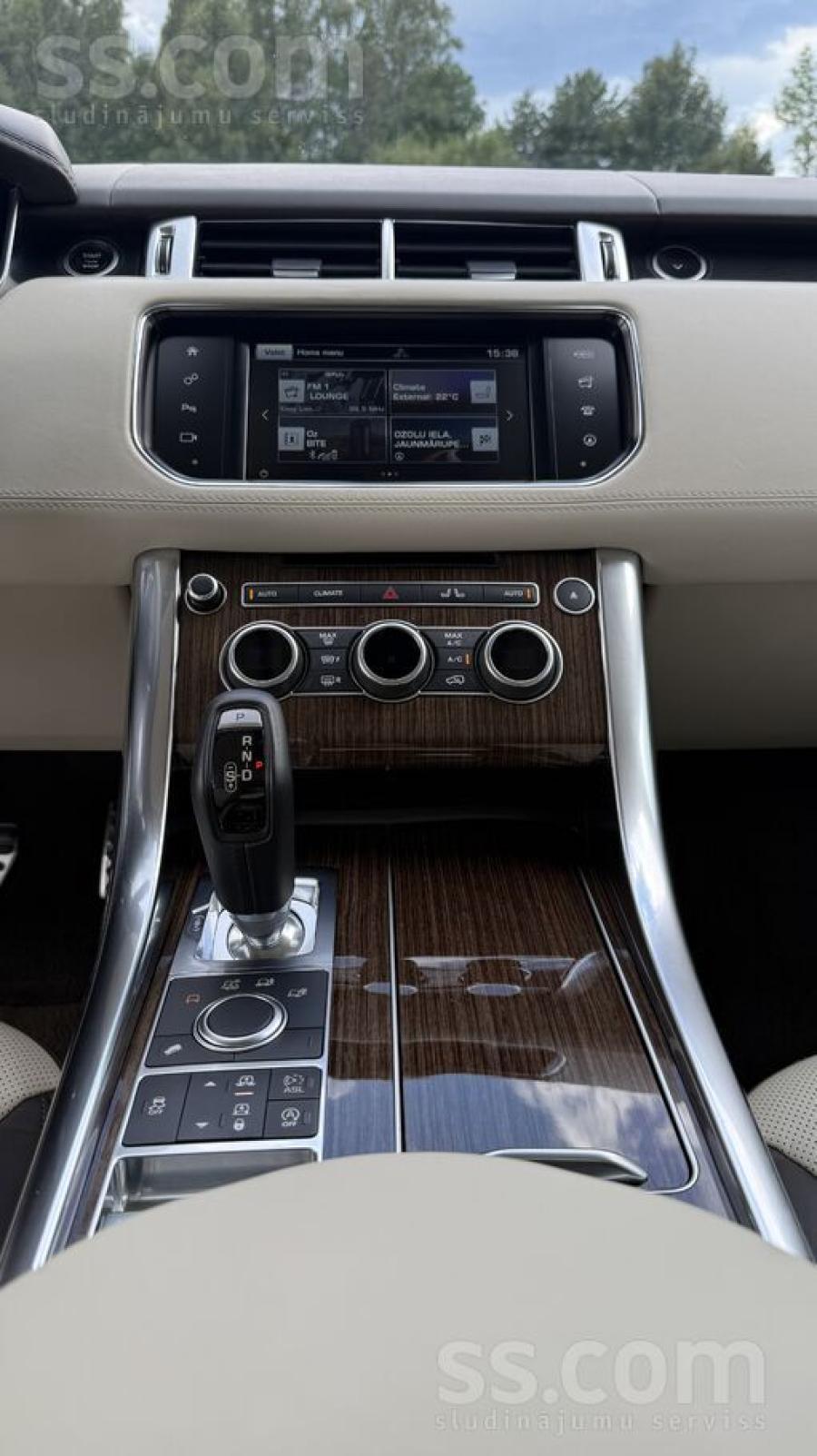 Black Land Rover Range Rover Sport 2015 in Riga, with an engine capacity of 3.00 L and mileage of 228 thousand km for 19850 €, photo 15 on AUTOMOTO.COM.LV