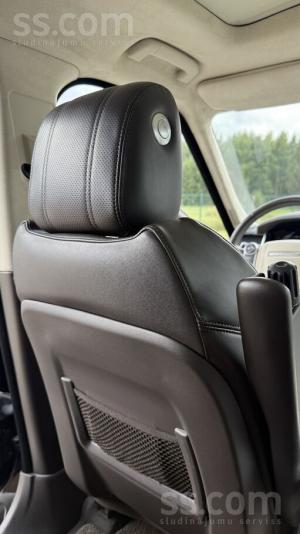 Black Land Rover Range Rover Sport 2015 in Riga, with an engine capacity of 3.00 L and mileage of 228 thousand km for 19850 €, photo 16 on AUTOMOTO.COM.LV