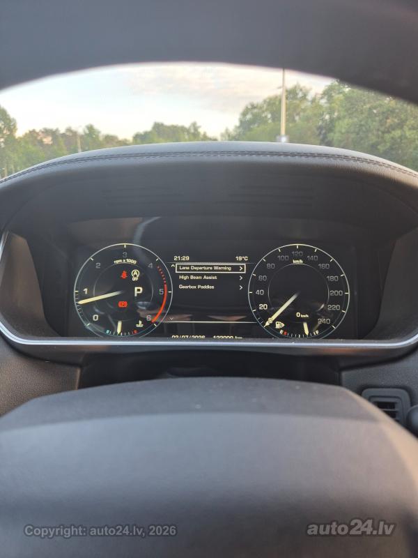 Black Land Rover Range Rover Sport 2016 in Tallinn, with an engine capacity of 4.40 L and mileage of 122 thousand km for 23800 €, photo 8 on AUTOMOTO.COM.LV