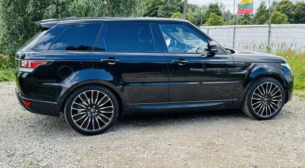 Black Land Rover Range Rover Sport 2016 in Siauliai, with an engine capacity of 4.40 L and mileage of 165 thousand km for 18500 €, photo 8 on AUTOMOTO.COM.LV