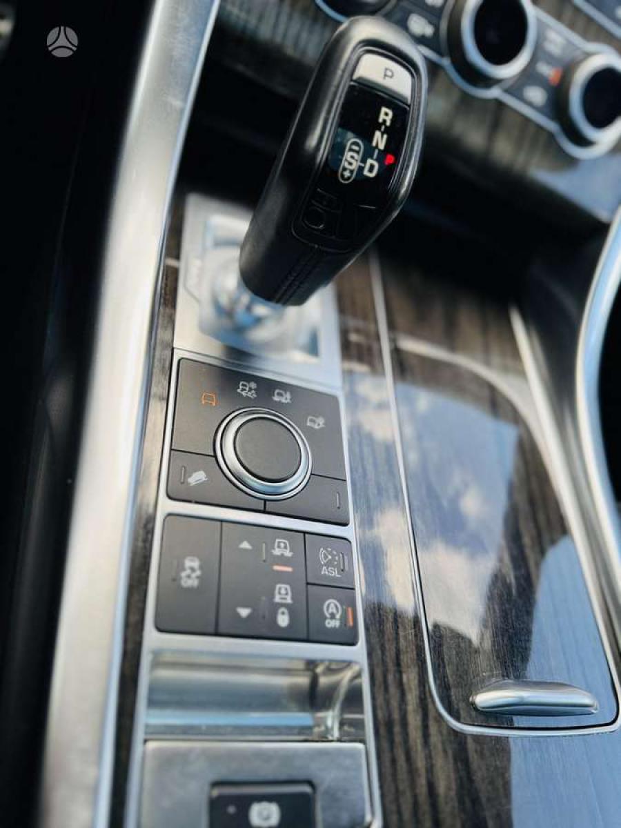 Melns Land Rover Range Rover Sport 2016 Šauļi, ar dzinēja tilpumu 4.40 L un nobraukumu 165 tūkst. km par 18500 €, foto 38 vietnē AUTOMOTO.COM.LV