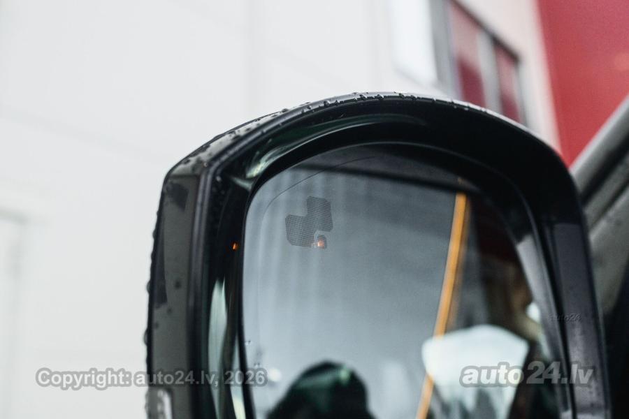 Black Land Rover Range Rover Sport 2016 in Tallinn, with an engine capacity of 3.00 L and mileage of 197 thousand km for 16999 €, photo 11 on AUTOMOTO.COM.LV