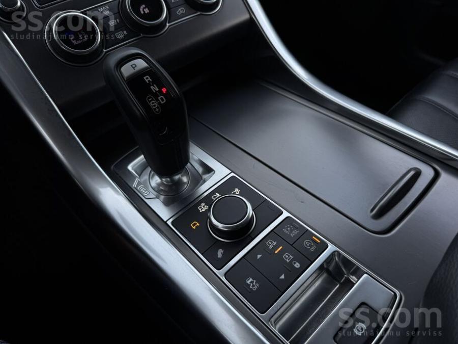 Black Land Rover Range Rover Sport 2016 in Riga, with an engine capacity of 3.00 L and mileage of 0 thousand km for 15900 €, photo 12 on AUTOMOTO.COM.LV