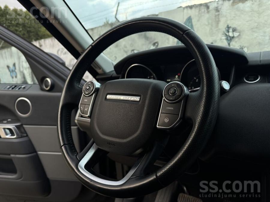 Black Land Rover Range Rover Sport 2016 in Riga, with an engine capacity of 3.00 L and mileage of 0 thousand km for 15900 €, photo 17 on AUTOMOTO.COM.LV