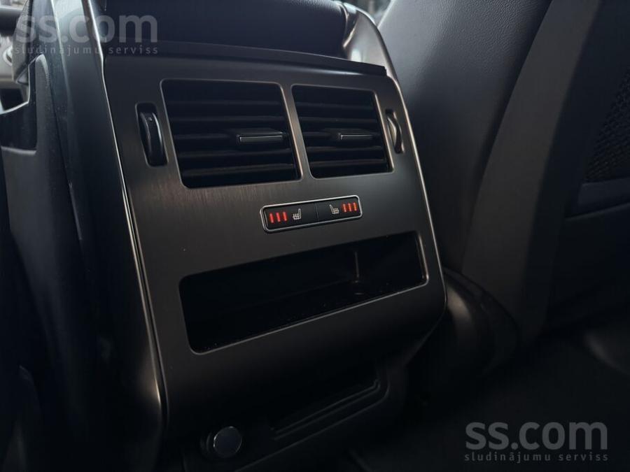 Black Land Rover Range Rover Sport 2016 in Riga, with an engine capacity of 3.00 L and mileage of 0 thousand km for 15900 €, photo 18 on AUTOMOTO.COM.LV