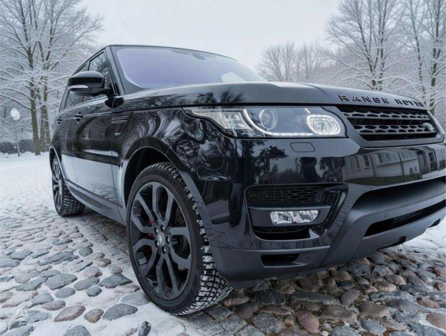 Black Land Rover Range Rover Sport 2017 in Kaunas, with an engine capacity of 2.99 L and mileage of 83 thousand km for 26500 €, photo 1 on AUTOMOTO.COM.LV