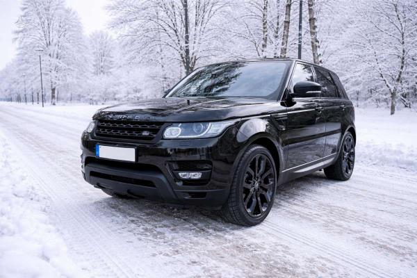 Melns Land Rover Range Rover Sport 2017 Kauņa, ar dzinēja tilpumu 2.99 L un nobraukumu 83 tūkst. km par 26500 €, foto 4 vietnē AUTOMOTO.COM.LV
