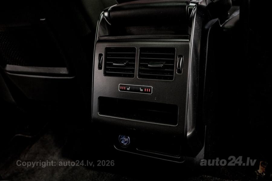 Black Land Rover Range Rover Sport 2017 in Parnu, with an engine capacity of 3.00 L and mileage of 208 thousand km for 23990 €, photo 24 on AUTOMOTO.COM.LV