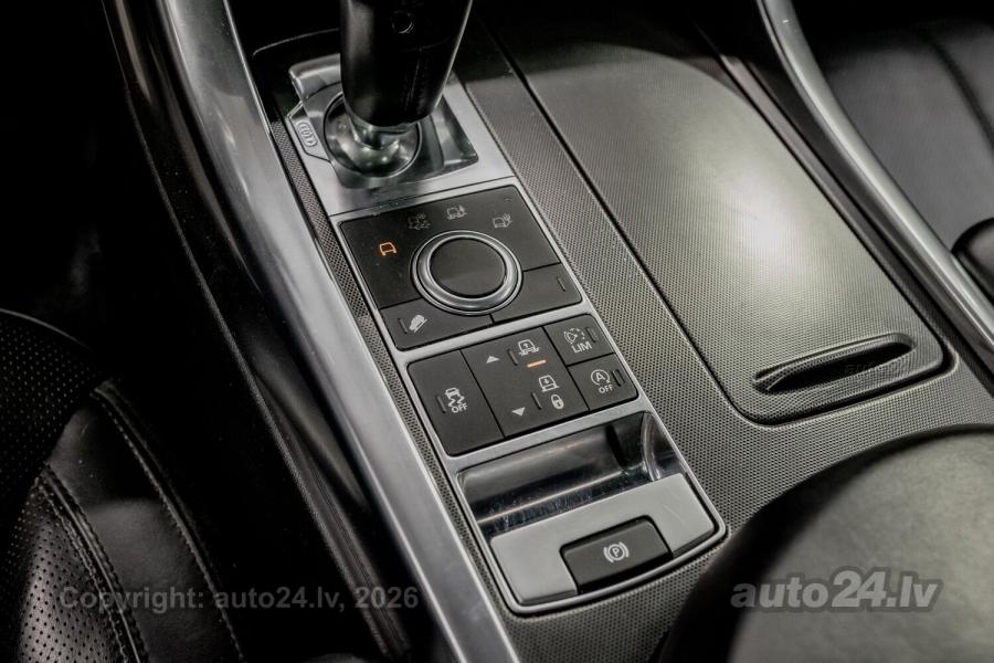 Black Land Rover Range Rover Sport 2017 in Parnu, with an engine capacity of 3.00 L and mileage of 208 thousand km for 23990 €, photo 27 on AUTOMOTO.COM.LV