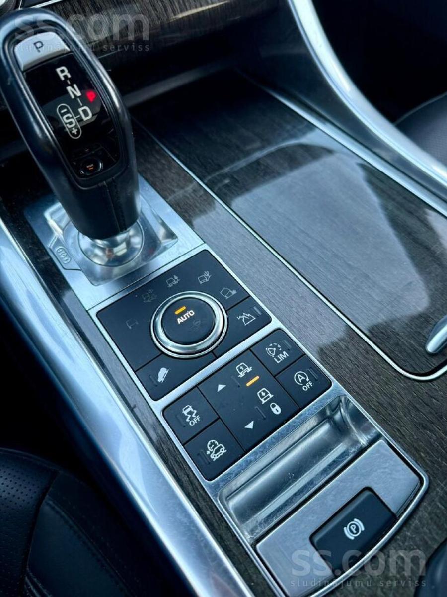 Melns Land Rover Range Rover Sport 2017 Rīga, ar dzinēja tilpumu 2.00 L un nobraukumu 0 tūkst. km par 21700 €, foto 10 vietnē AUTOMOTO.COM.LV