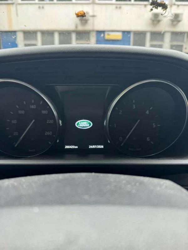Black Land Rover Range Rover Sport 2017 in Vilnius, with an engine capacity of 2.99 L and mileage of 266 thousand km for 9700 €, photo 10 on AUTOMOTO.COM.LV