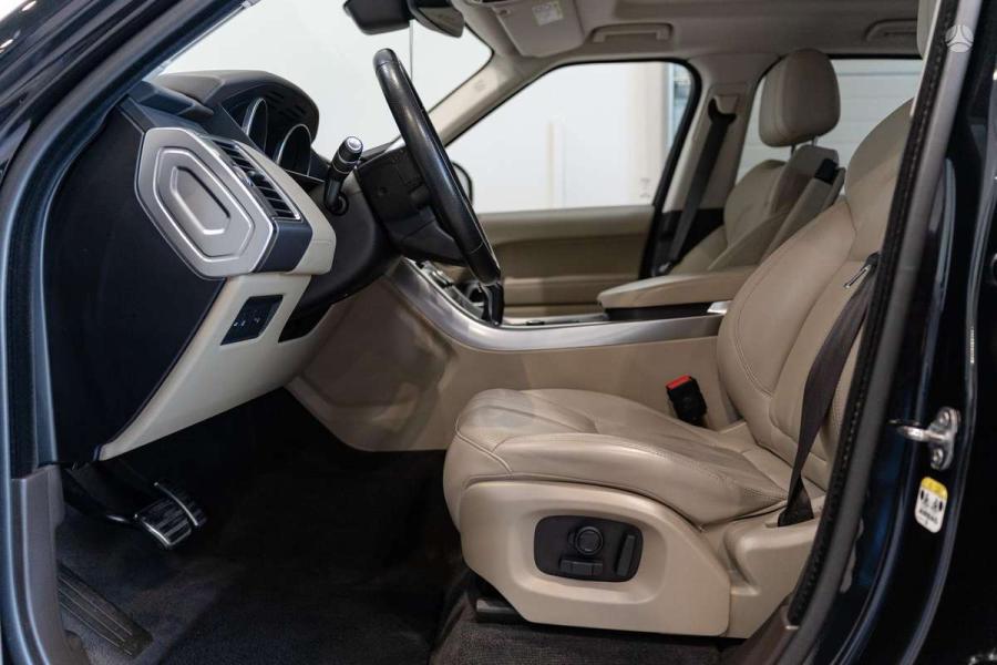 Black Land Rover Range Rover Sport 2017 in Vilnius, with an engine capacity of 2.99 L and mileage of 104 thousand km for 22500 €, photo 12 on AUTOMOTO.COM.LV