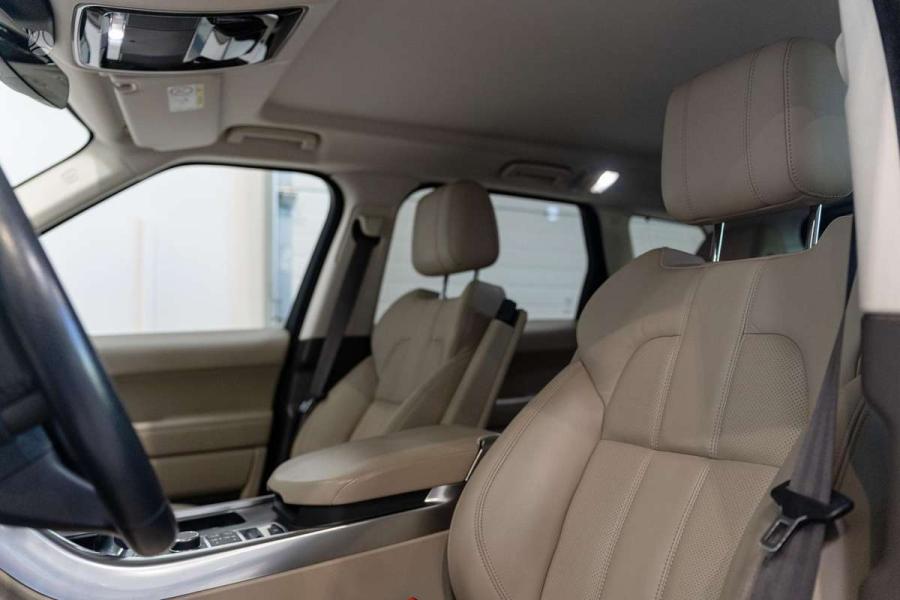 Black Land Rover Range Rover Sport 2017 in Vilnius, with an engine capacity of 2.99 L and mileage of 104 thousand km for 22500 €, photo 13 on AUTOMOTO.COM.LV