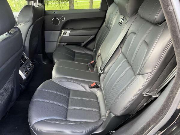 Melns Land Rover Range Rover Sport 2017 Panevēža, ar dzinēja tilpumu 3.00 L un nobraukumu 185 tūkst. km par 16200 €, foto 11 vietnē AUTOMOTO.COM.LV