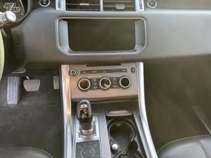 Melns Land Rover Range Rover Sport 2017 Giraitė, ar dzinēja tilpumu 2.00 L un nobraukumu 203 tūkst. km par 8500 €, foto 10 vietnē AUTOMOTO.COM.LV