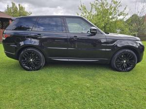 Black Land Rover Range Rover Sport 2017 in Kretinga, with an engine capacity of 2.99 L and mileage of 208 thousand km for 17545 €, photo 4 on AUTOMOTO.COM.LV