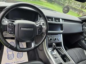 Black Land Rover Range Rover Sport 2017 in Kretinga, with an engine capacity of 2.99 L and mileage of 208 thousand km for 17545 €, photo 7 on AUTOMOTO.COM.LV