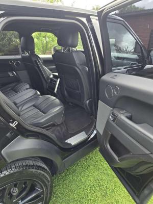 Black Land Rover Range Rover Sport 2017 in Kretinga, with an engine capacity of 2.99 L and mileage of 208 thousand km for 17545 €, photo 9 on AUTOMOTO.COM.LV