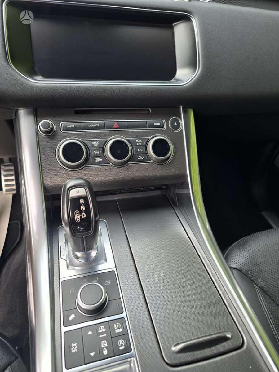 Black Land Rover Range Rover Sport 2017 in Kretinga, with an engine capacity of 2.99 L and mileage of 208 thousand km for 17545 €, photo 12 on AUTOMOTO.COM.LV