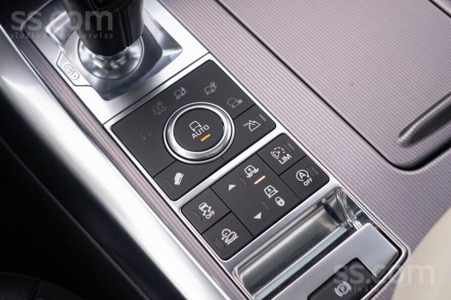 Melns Land Rover Range Rover Sport 2017 Rīga, ar dzinēja tilpumu 3.00 L un nobraukumu 257 tūkst. km par 18990 €, foto 24 vietnē AUTOMOTO.COM.LV