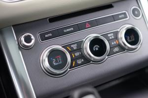 Melns Land Rover Range Rover Sport 2017 Rīga, ar dzinēja tilpumu 3.00 L un nobraukumu 257 tūkst. km par 18990 €, foto 21 vietnē AUTOMOTO.COM.LV