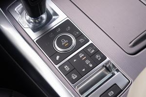 Melns Land Rover Range Rover Sport 2017 Rīga, ar dzinēja tilpumu 3.00 L un nobraukumu 257 tūkst. km par 18990 €, foto 23 vietnē AUTOMOTO.COM.LV