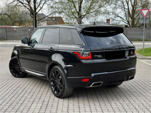 Black Land Rover Range Rover Sport 2018 in Jelgava, with an engine capacity of 4.40 L and mileage of 181 thousand km for 37900 €, photo 3 on AUTOMOTO.COM.LV