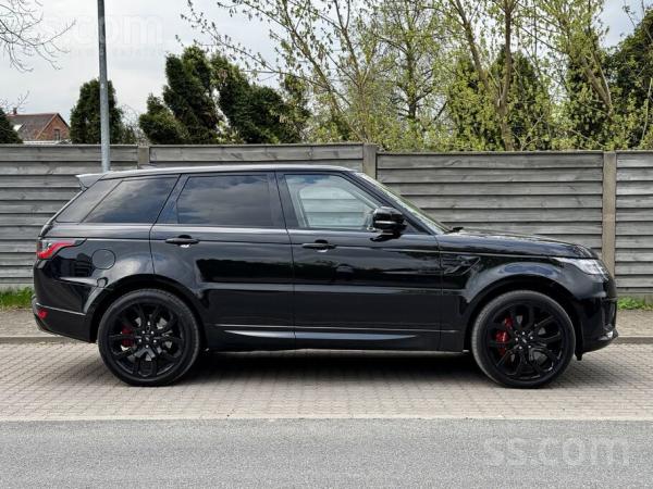 Black Land Rover Range Rover Sport 2018 in Jelgava, with an engine capacity of 4.40 L and mileage of 181 thousand km for 37900 €, photo 6 on AUTOMOTO.COM.LV
