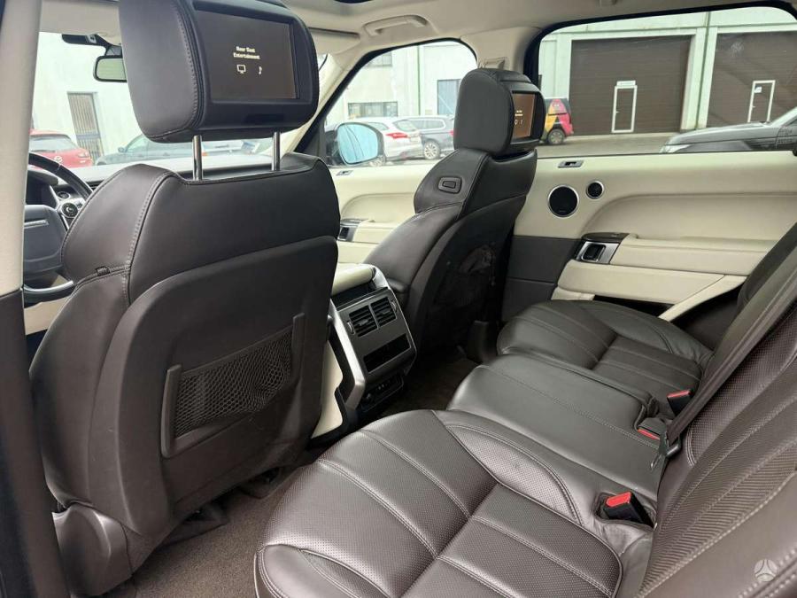 Black Land Rover Range Rover Sport 2018 in Riga, with an engine capacity of 3.00 L and mileage of 95 thousand km for 23950 €, photo 8 on AUTOMOTO.COM.LV