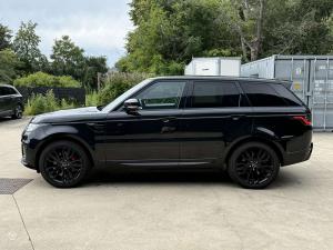 Melns Land Rover Range Rover Sport 2018 Viļņa, ar dzinēja tilpumu 2.00 L un nobraukumu 137 tūkst. km par 32670 €, foto 4 vietnē AUTOMOTO.COM.LV