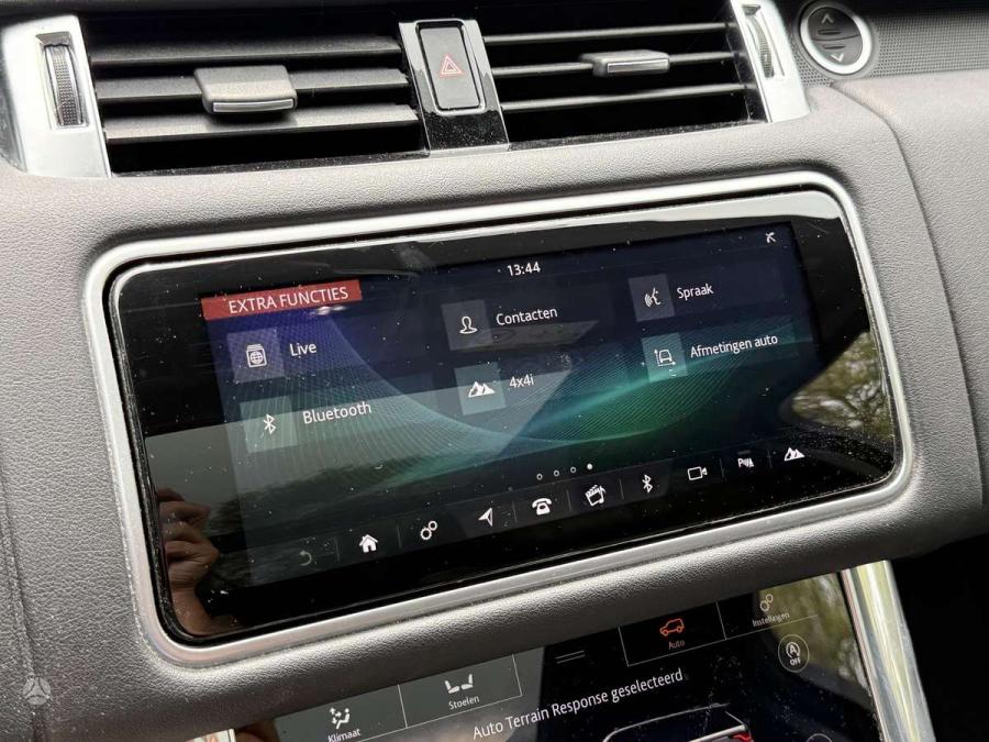 Melns Land Rover Range Rover Sport 2018 Viļņa, ar dzinēja tilpumu 2.00 L un nobraukumu 137 tūkst. km par 32670 €, foto 15 vietnē AUTOMOTO.COM.LV