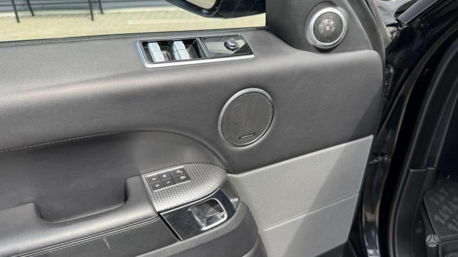 Melns Land Rover Range Rover Sport 2018 Viļņa, ar dzinēja tilpumu 4.37 L un nobraukumu 236 tūkst. km par 31990 €, foto 16 vietnē AUTOMOTO.COM.LV