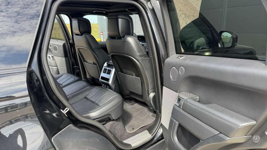 Melns Land Rover Range Rover Sport 2018 Viļņa, ar dzinēja tilpumu 4.37 L un nobraukumu 236 tūkst. km par 31990 €, foto 21 vietnē AUTOMOTO.COM.LV
