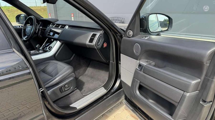 Melns Land Rover Range Rover Sport 2018 Viļņa, ar dzinēja tilpumu 4.37 L un nobraukumu 236 tūkst. km par 31990 €, foto 22 vietnē AUTOMOTO.COM.LV