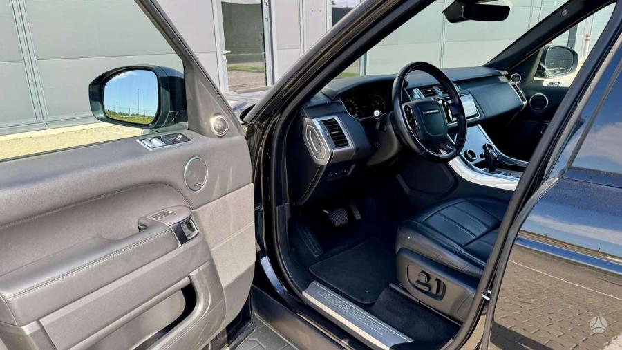 Black Land Rover Range Rover Sport 2018 in Vilnius, with an engine capacity of 2.00 L and mileage of 176 thousand km for 24990 €, photo 14 on AUTOMOTO.COM.LV