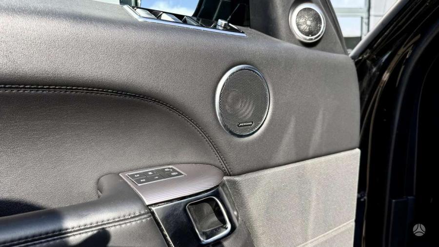 Black Land Rover Range Rover Sport 2018 in Vilnius, with an engine capacity of 2.00 L and mileage of 176 thousand km for 24990 €, photo 16 on AUTOMOTO.COM.LV
