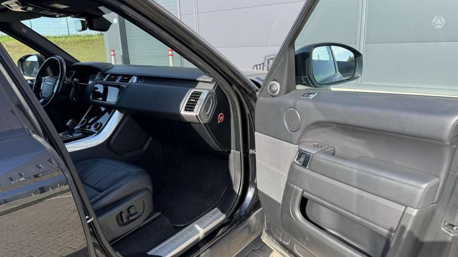 Black Land Rover Range Rover Sport 2018 in Vilnius, with an engine capacity of 2.00 L and mileage of 176 thousand km for 24990 €, photo 22 on AUTOMOTO.COM.LV