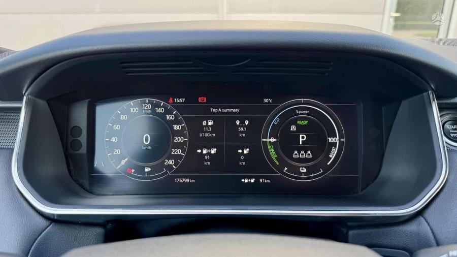 Black Land Rover Range Rover Sport 2018 in Vilnius, with an engine capacity of 2.00 L and mileage of 176 thousand km for 24990 €, photo 33 on AUTOMOTO.COM.LV