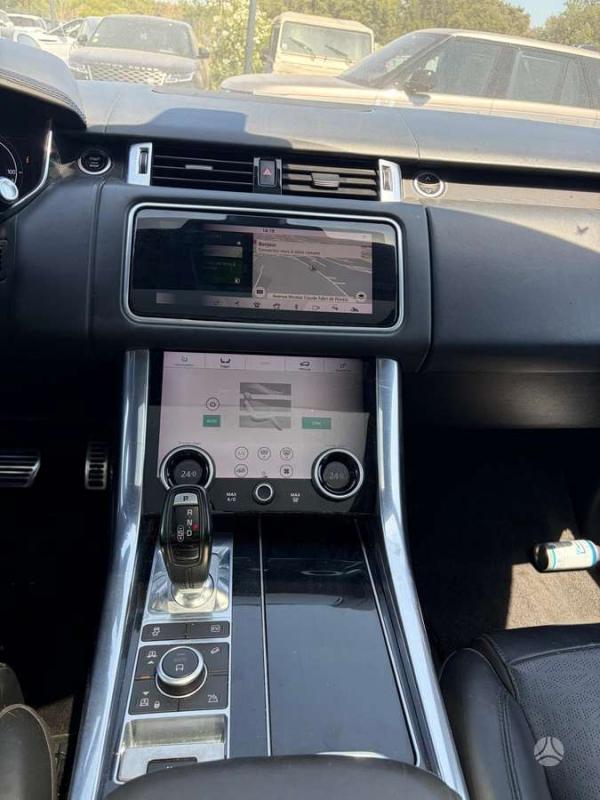 Black Land Rover Range Rover Sport 2019 in Vilnius, with an engine capacity of 2.00 L and mileage of 179 thousand km for 22600 €, photo 8 on AUTOMOTO.COM.LV