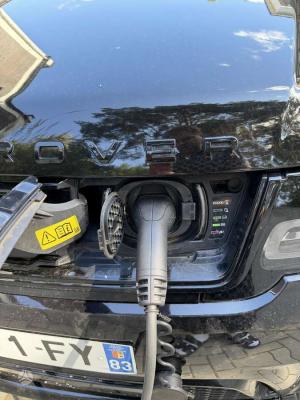 Melns Land Rover Range Rover Sport 2019 Viļņa, ar dzinēja tilpumu 2.00 L un nobraukumu 172 tūkst. km par 29990 €, foto 32 vietnē AUTOMOTO.COM.LV