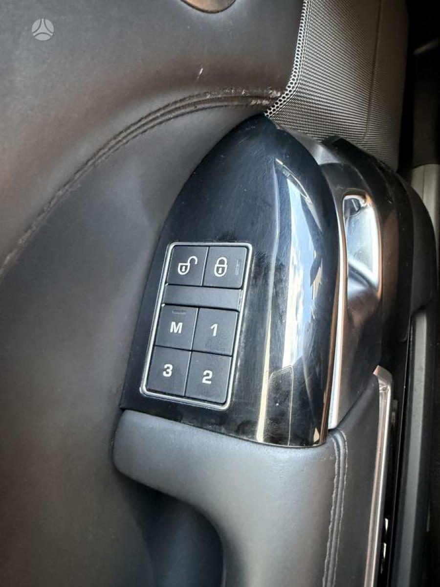 Melns Land Rover Range Rover Sport 2019 Viļņa, ar dzinēja tilpumu 2.00 L un nobraukumu 172 tūkst. km par 29990 €, foto 39 vietnē AUTOMOTO.COM.LV