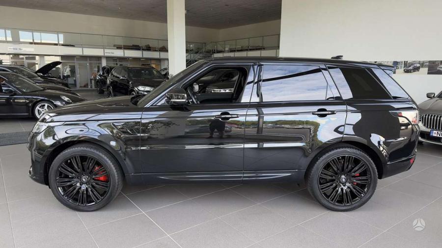 Black Land Rover Range Rover Sport 2019 in Marijampole, with an engine capacity of 2.99 L and mileage of 228 thousand km for 26999 €, photo 3 on AUTOMOTO.COM.LV
