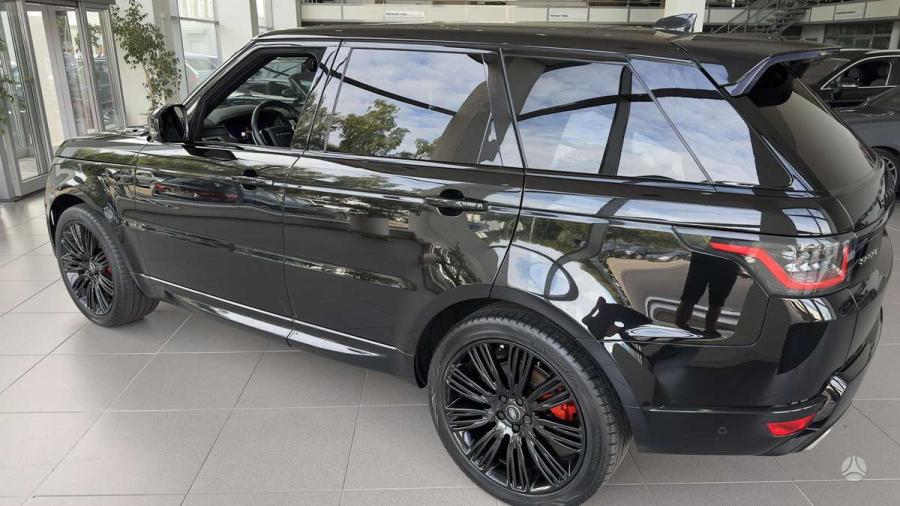 Black Land Rover Range Rover Sport 2019 in Marijampole, with an engine capacity of 2.99 L and mileage of 228 thousand km for 26999 €, photo 4 on AUTOMOTO.COM.LV