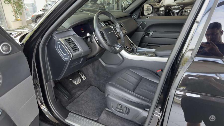 Black Land Rover Range Rover Sport 2019 in Marijampole, with an engine capacity of 2.99 L and mileage of 228 thousand km for 26999 €, photo 13 on AUTOMOTO.COM.LV