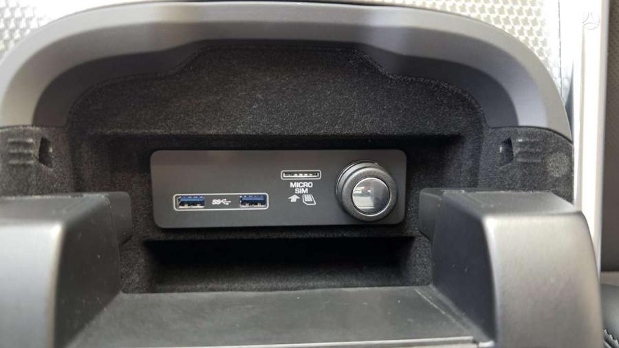 Black Land Rover Range Rover Sport 2019 in Marijampole, with an engine capacity of 2.99 L and mileage of 228 thousand km for 26999 €, photo 29 on AUTOMOTO.COM.LV